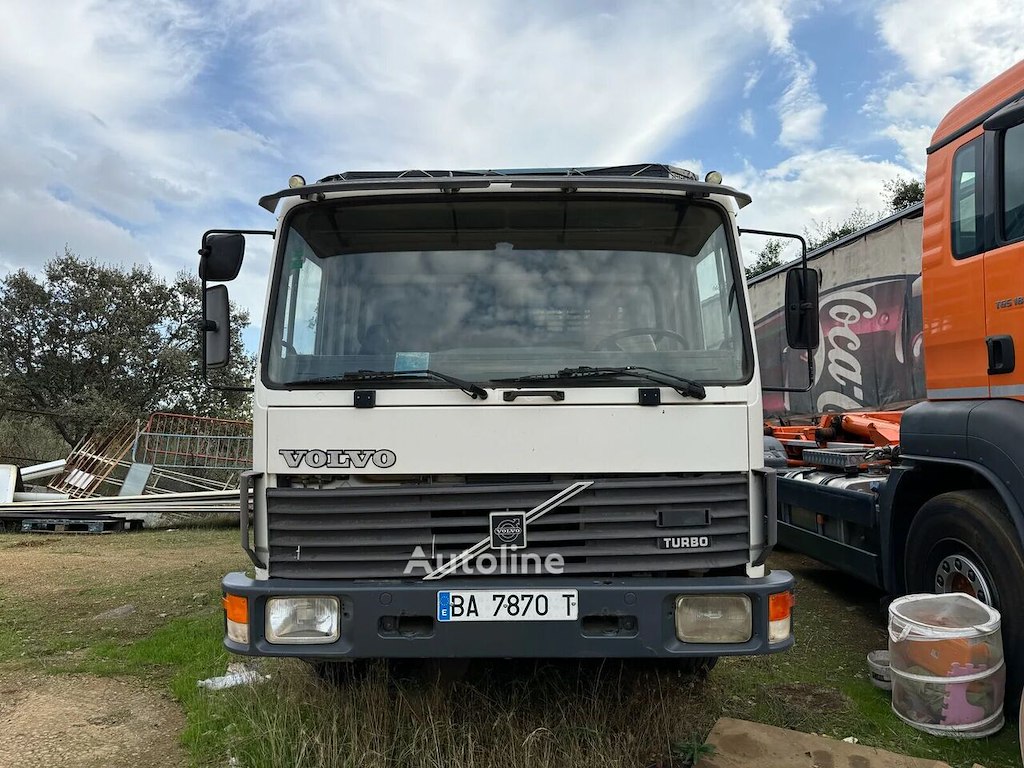 Volvo FL6 280 kamion za prevoz stoke