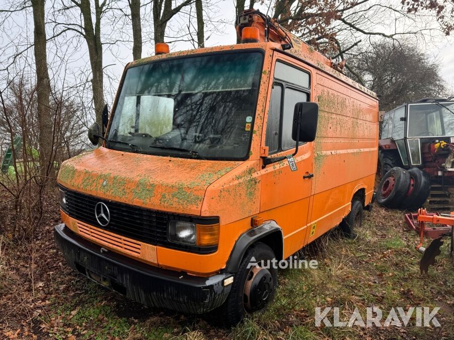 Prodaje se Mercedes-Benz 709D minibus furgon na aukciji