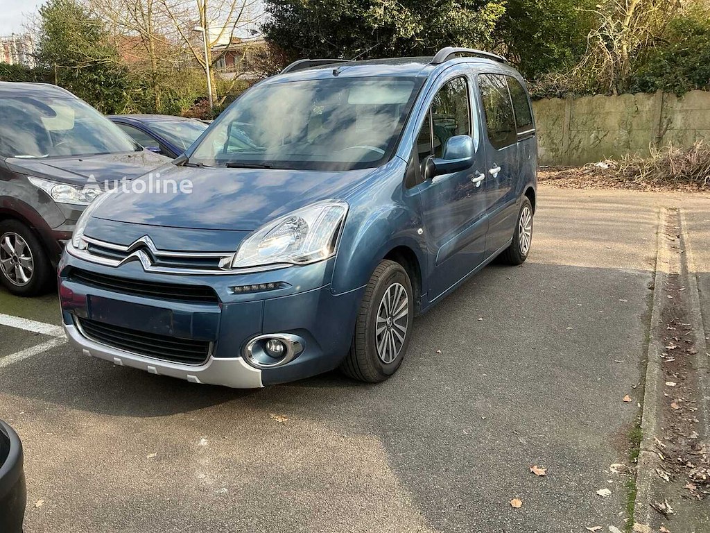 Prodaje se Citroen Berlingo laki furgon na aukciji