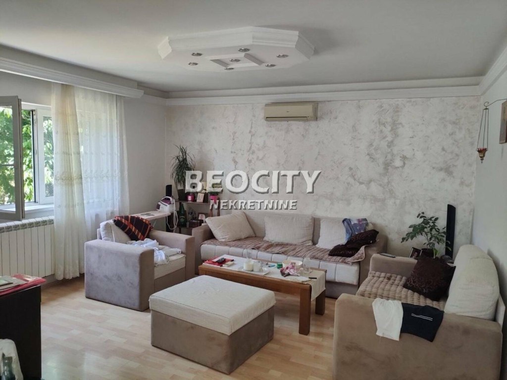 Zemun, Altina, Dobanovački put 2. deo, 5.0, 208m2, 350000EUR