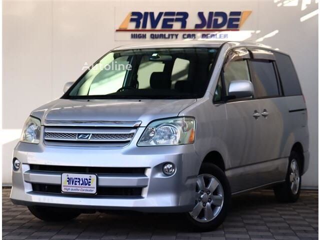 Toyota NOAH minivan