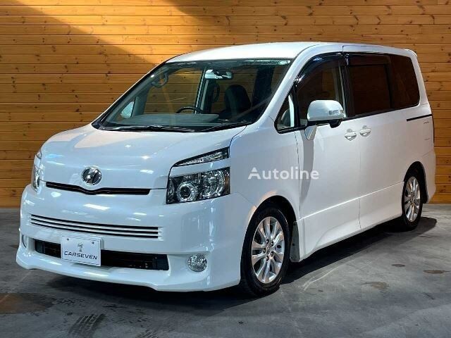 Toyota VOXY minivan