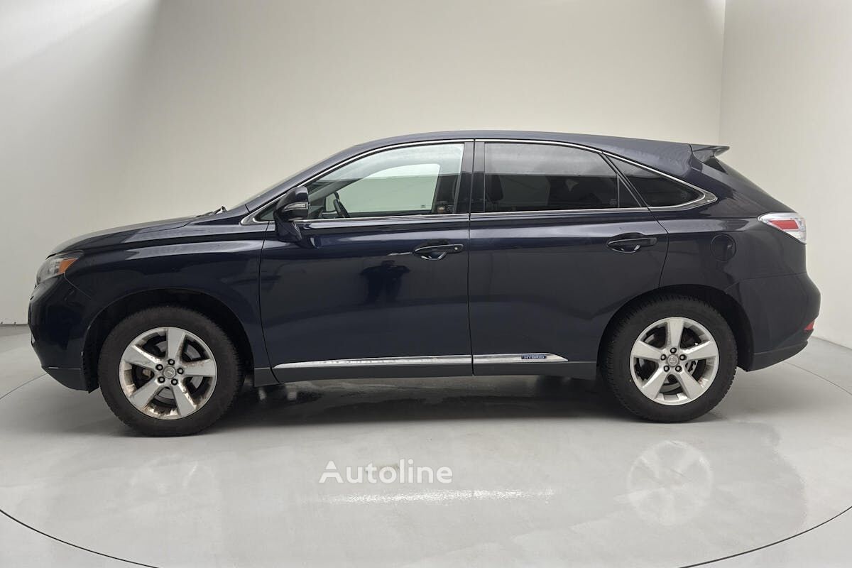 Prodaje se Lexus RX krosover na aukciji