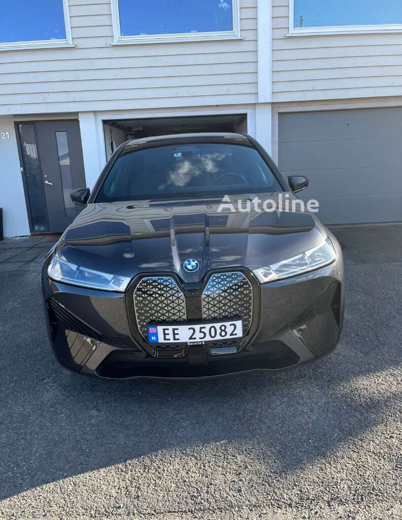 Prodaje se BMW IX40 krosover na aukciji