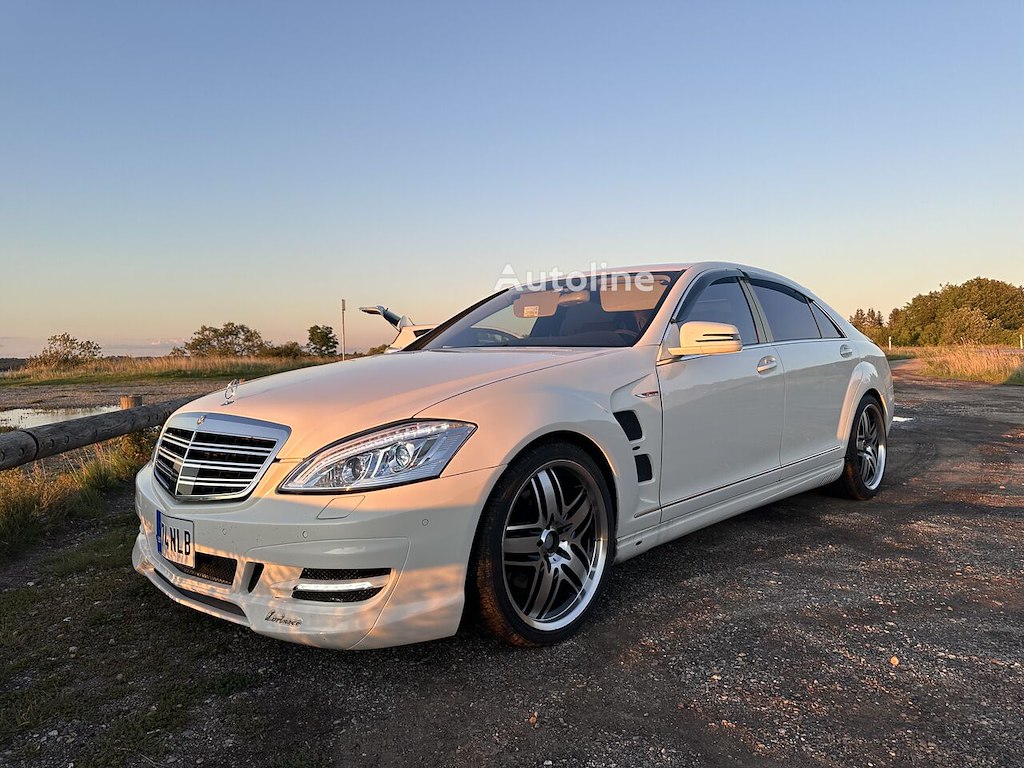 Mercedes-Benz S500 sedan