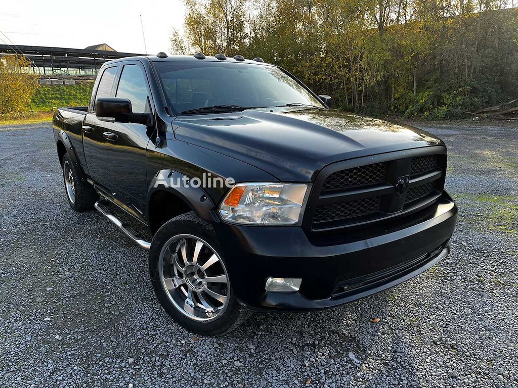 Prodaje se Ram doge 1500 4x4 5.7 v8 HEMI pikap na aukciji