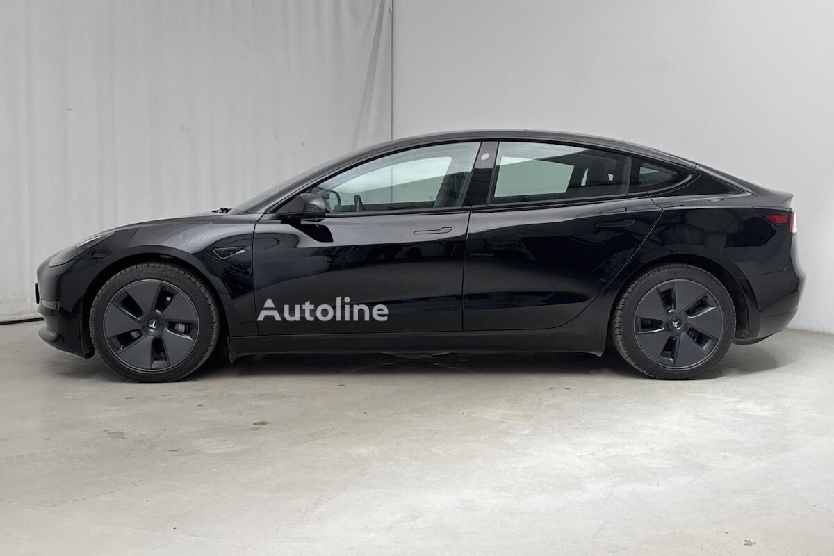 Prodaje se Tesla Model 3 hečbek na aukciji