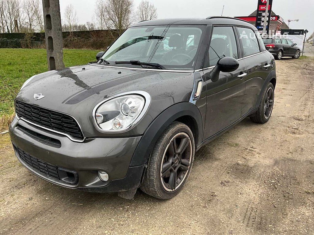 Prodaje se Mini Cooper S countryman hečbek na aukciji