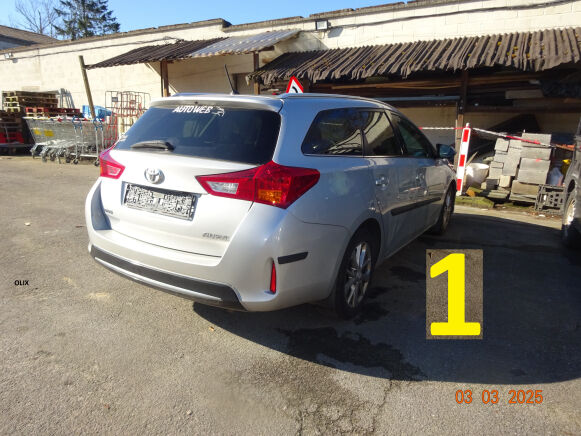 Prodaje se Toyota Véhicule de marque TOYOTA AURIS - N° de châssis SB1ZT3JE00E01397 hečbek na aukciji