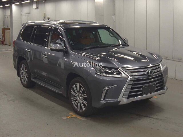 Lexus LX terenac