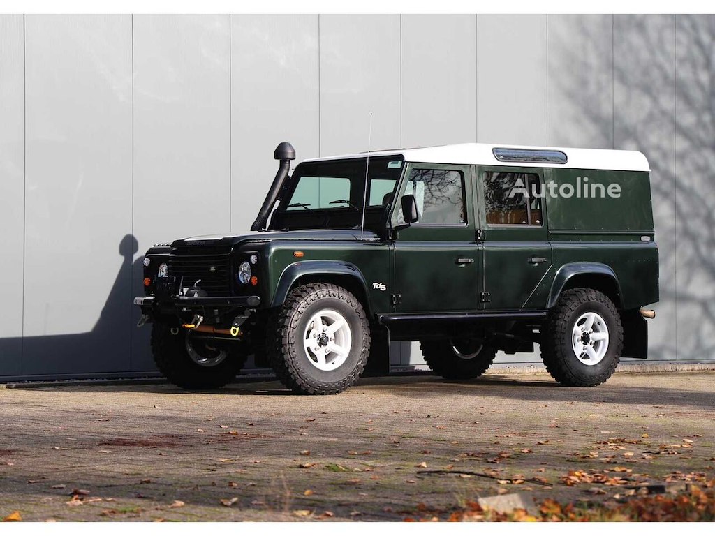 Prodaje se Land Rover Defender terenac na aukciji