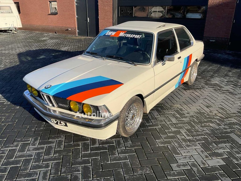 Prodaje se BMW 3-serie kupe na aukciji