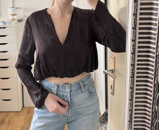 Zara satenski crop top