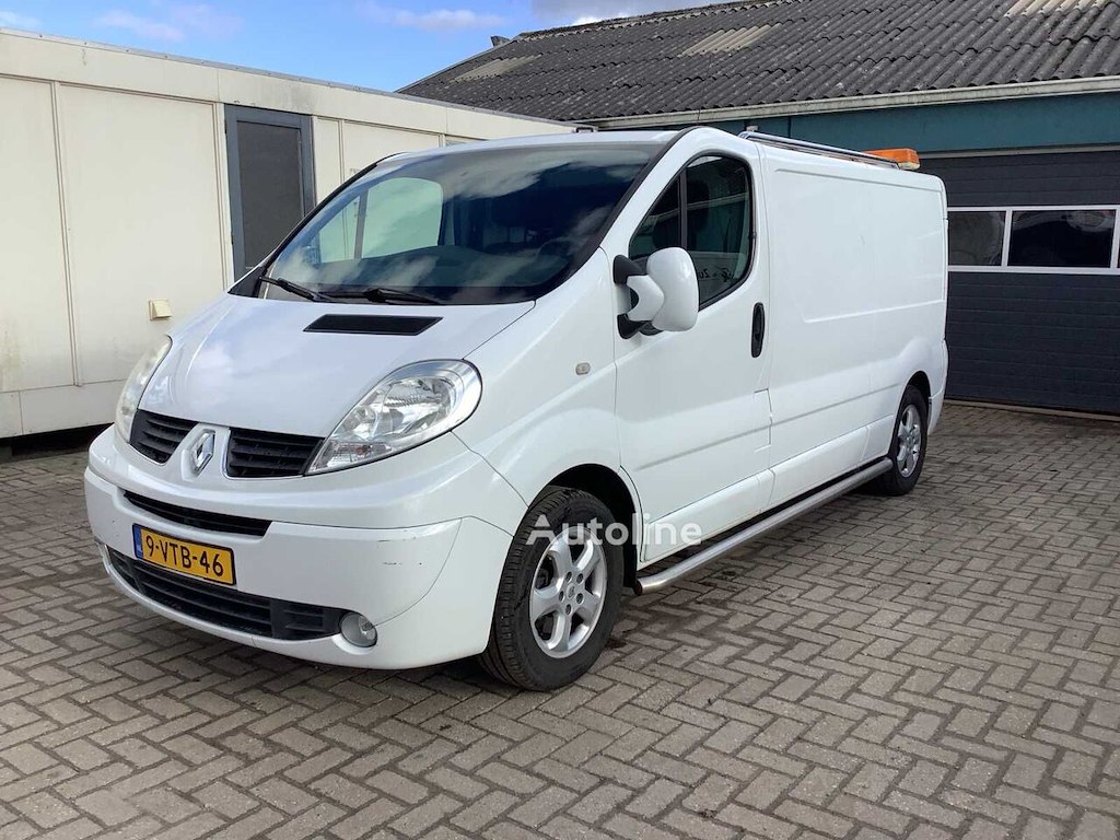 Prodaje se Renault Trafic minibus furgon na aukciji