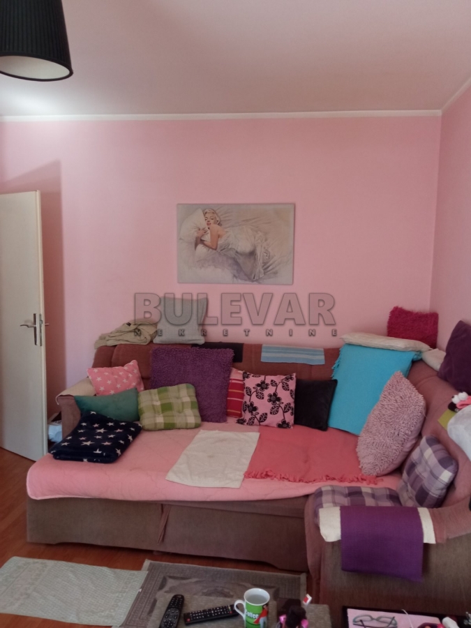 Stan u Kragujevcu, naselje gornja Erdoglija - površina 51м2 plus terasa