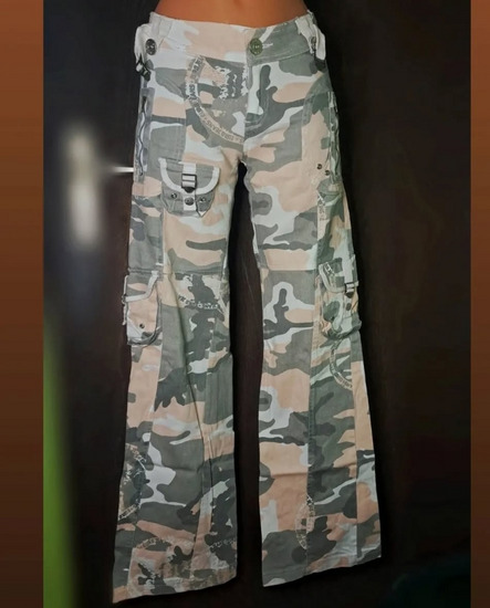 Maskirne pantalone 36