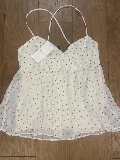Mango nov top sa etiketom