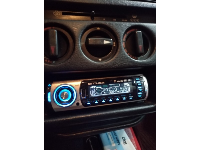 Auto radio