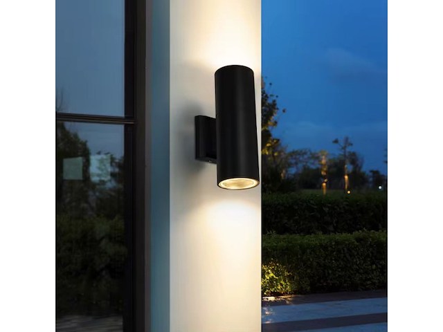 Fasadna crna lampa E27