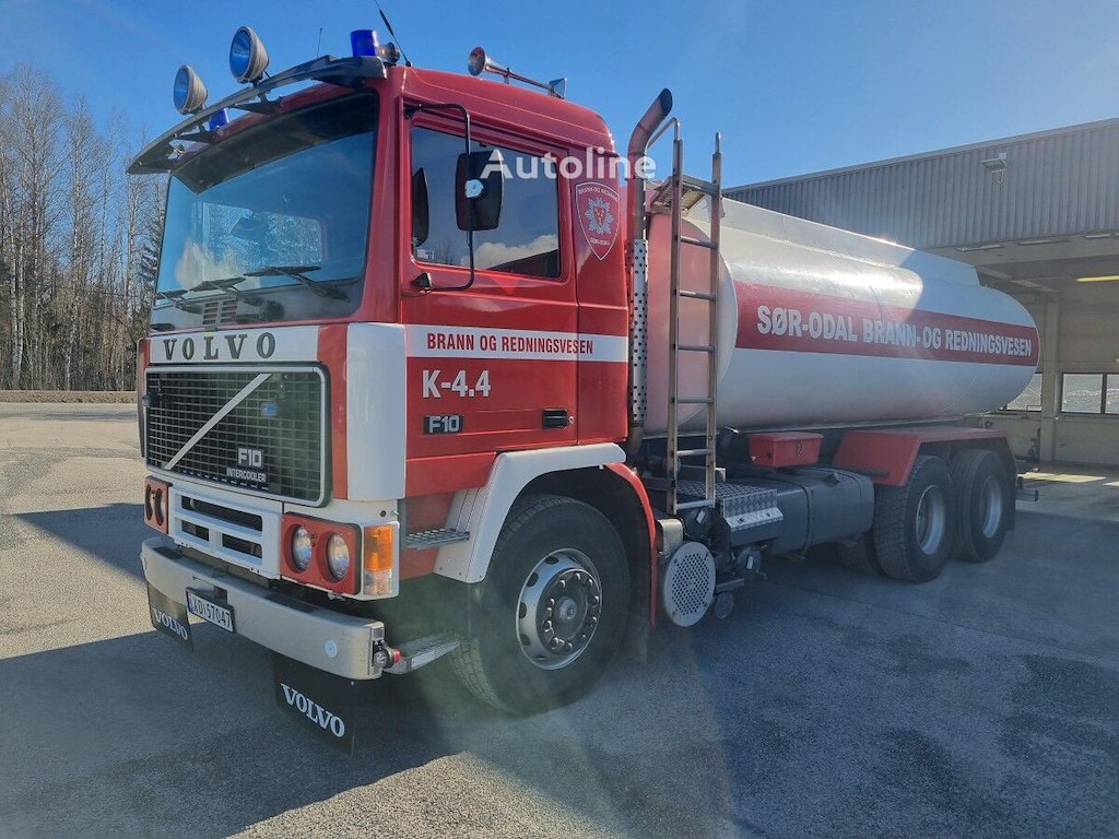 Prodaje se Volvo F10 6x2 autocisternu za gorivo na aukciji