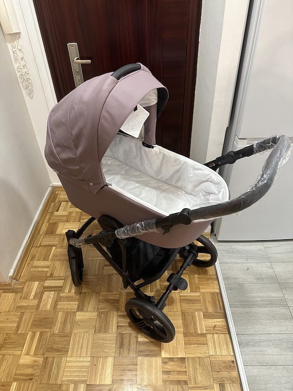 Nova kolica 3 u 1