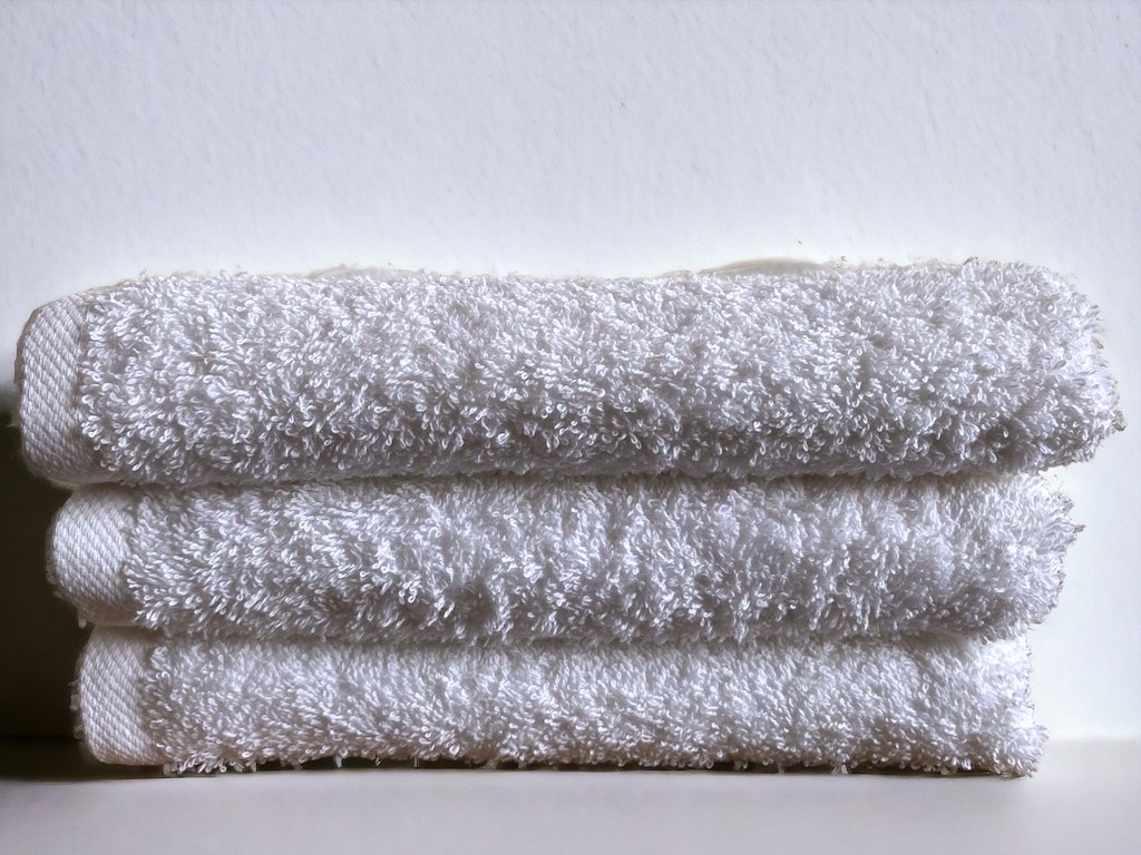 Peškir 50×90 400g/m2-bela