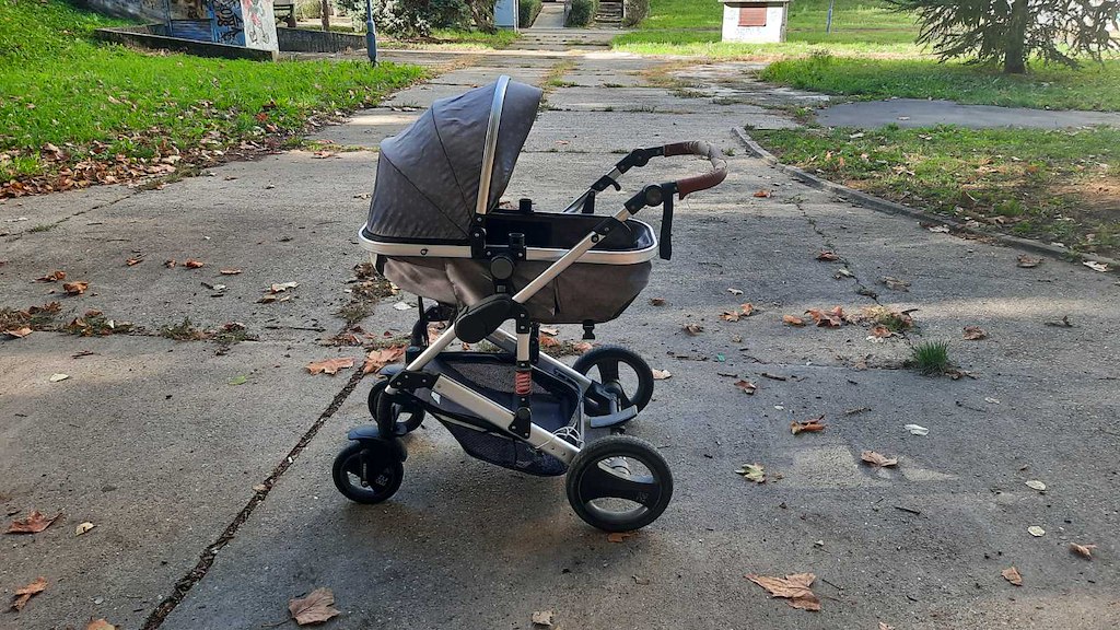 Kolica za bebe + jaje za auto