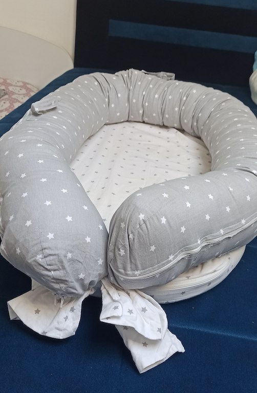 Gnezdo za bebe ( malo korišteno )