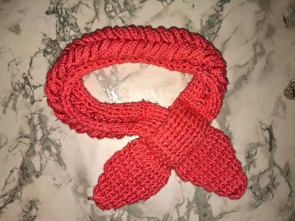 Štrikani šal 80 cm dužine crvene boje