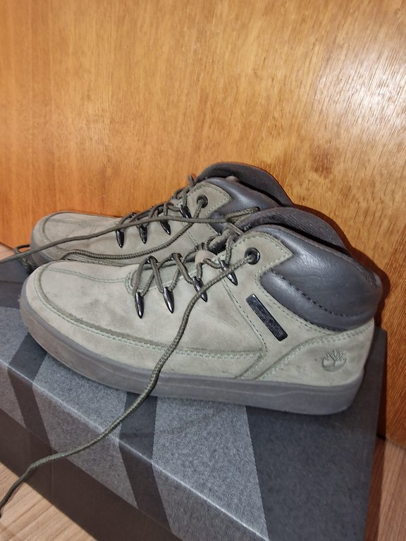 Timberland cipele za dečake br 34 kao nove