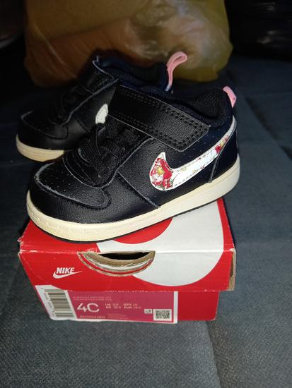 Nike patike 19 broj