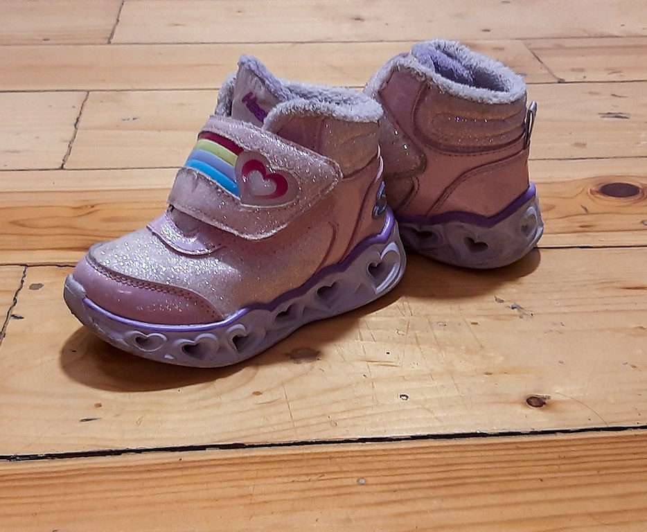Čizme “skechers” za devojčice