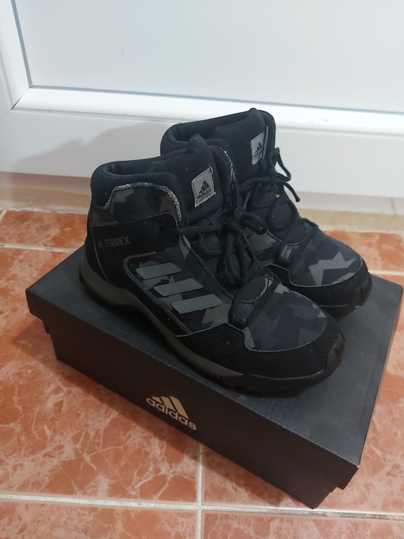 Cipele Adidas