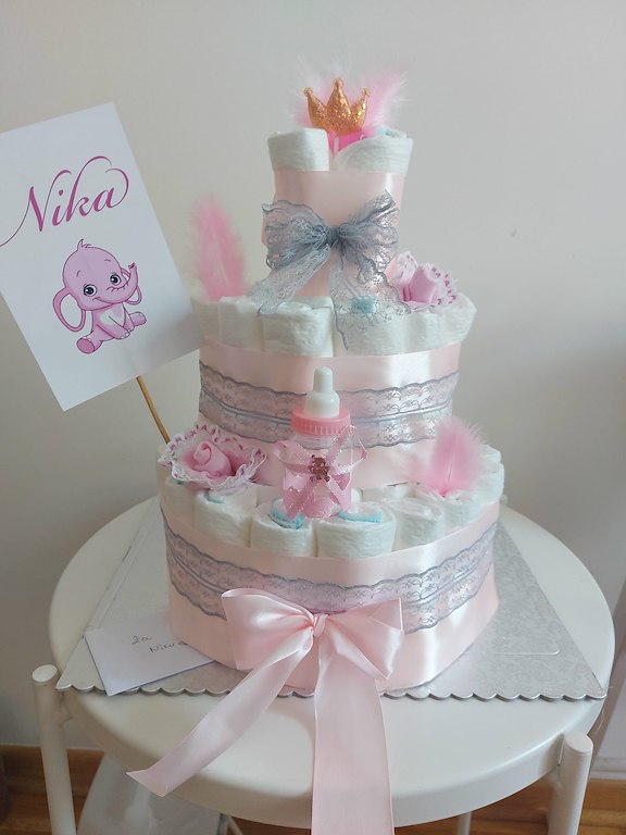 Torta od pelena za devojčicu