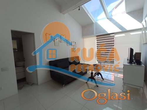 Izdaje se kancelarijski prostor u Donjem Komrenu, 50m2