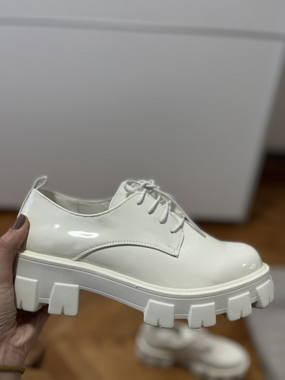 Nove mokasine
