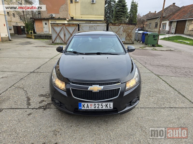 Chevrolet Cruze 4D LS 2.0 D