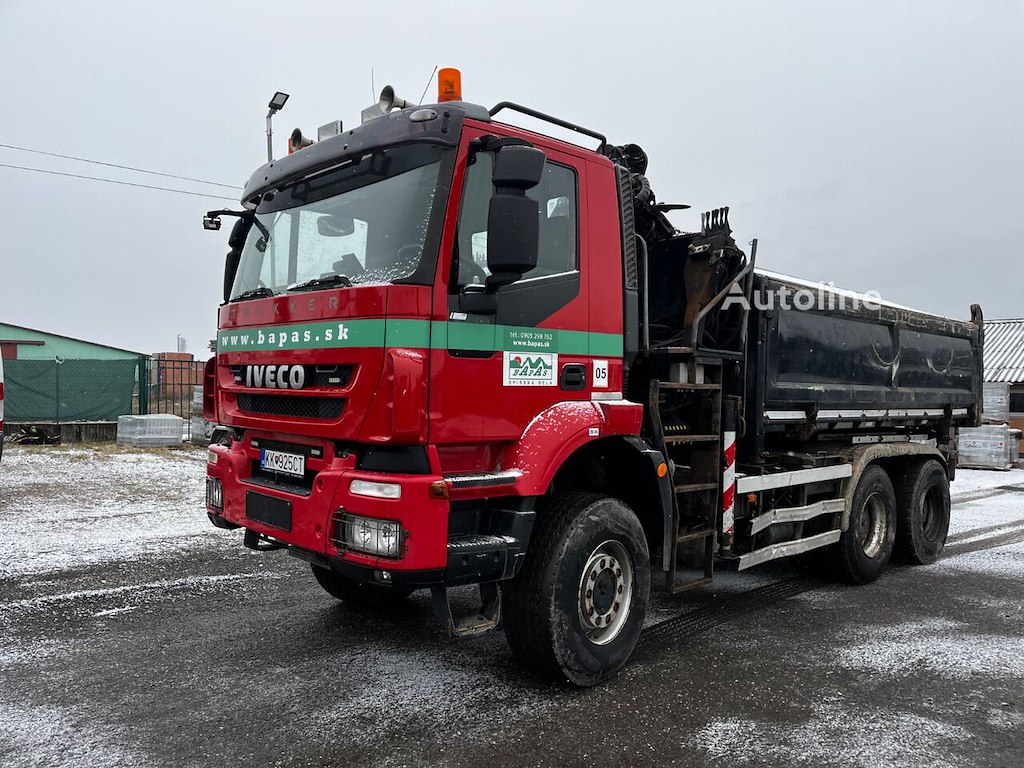 Prodaje se IVECO TRAKKER 400 6X6 + HR kiper na aukciji