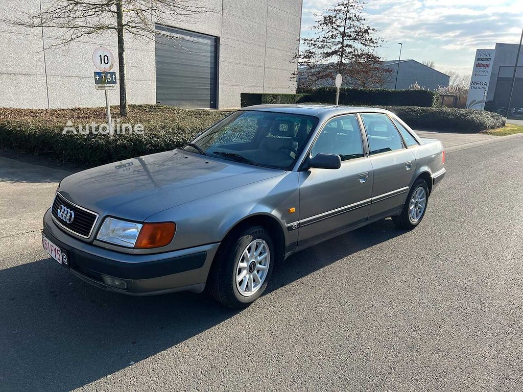 Prodaje se Audi 100 OLTIMER sedan na aukciji