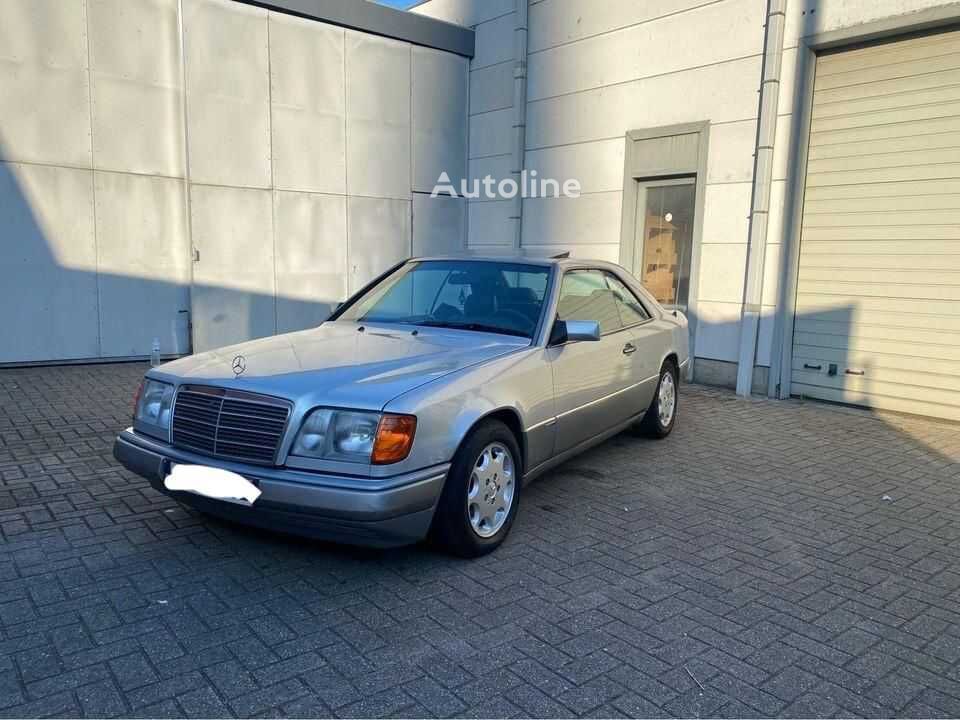 Prodaje se Mercedes-Benz 230 sedan na aukciji