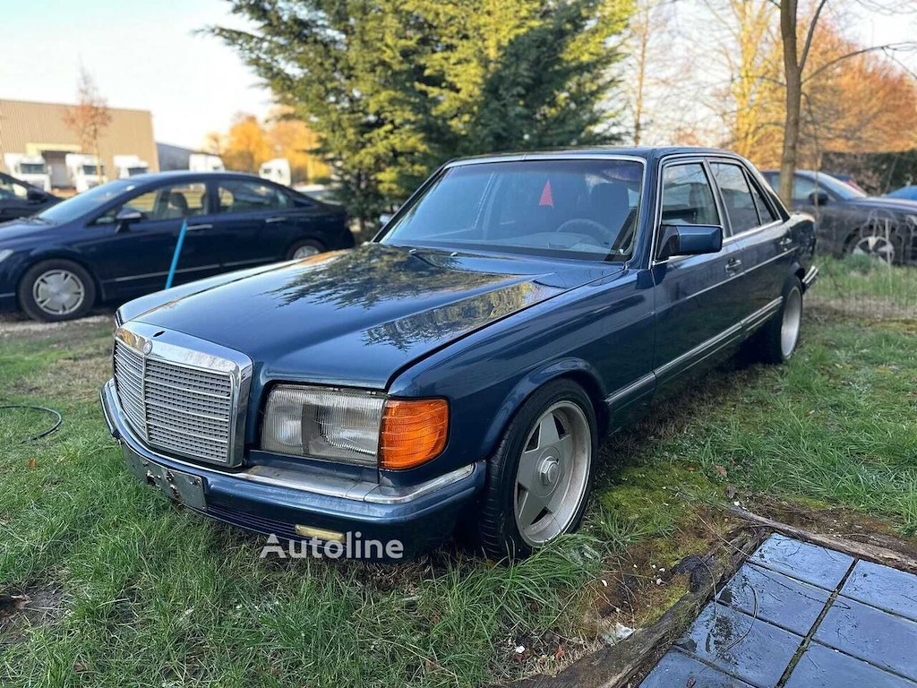 Prodaje se Mercedes-Benz 500SE sedan na aukciji