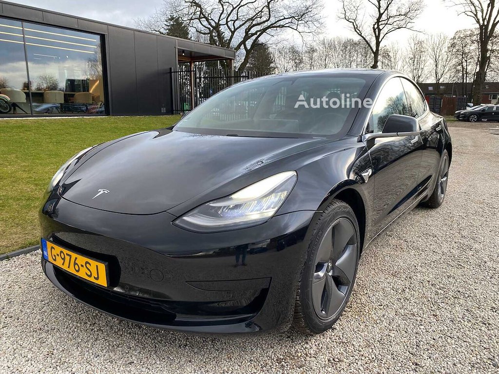 Prodaje se Tesla Model 3 Long Range AWD 75kWh sedan na aukciji