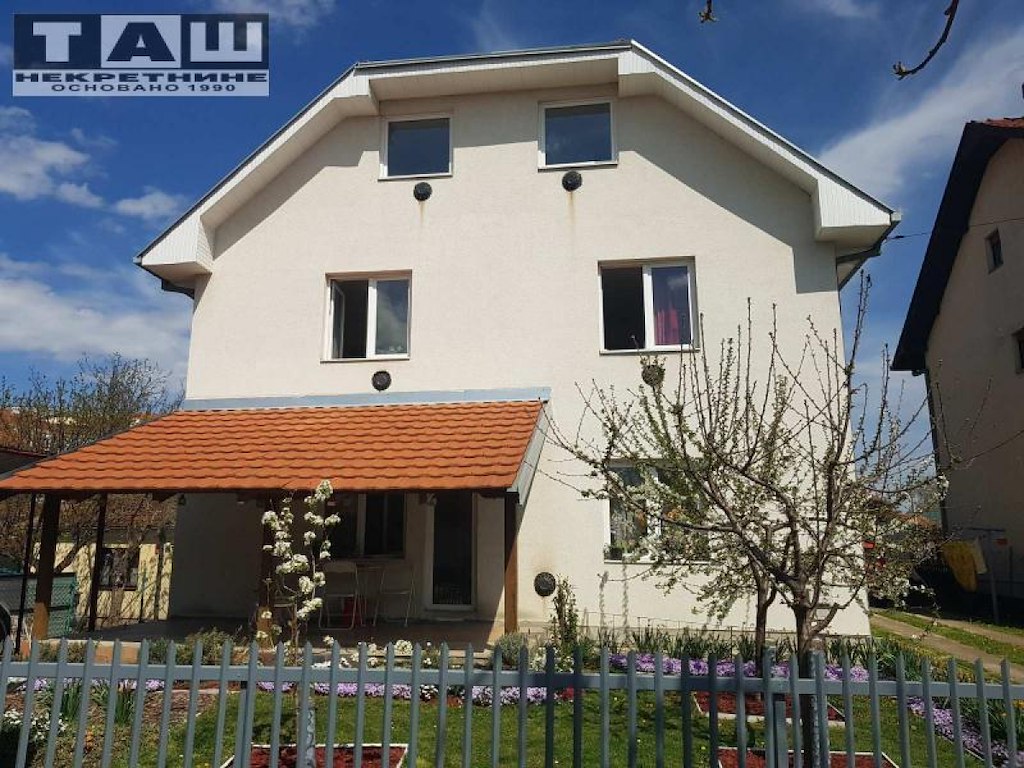 VIŠESPRATNA KUĆA U NASELJU SUŠICA