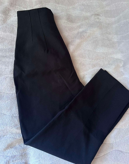   ***ZARA poslovne/svakodnevne pantalone***