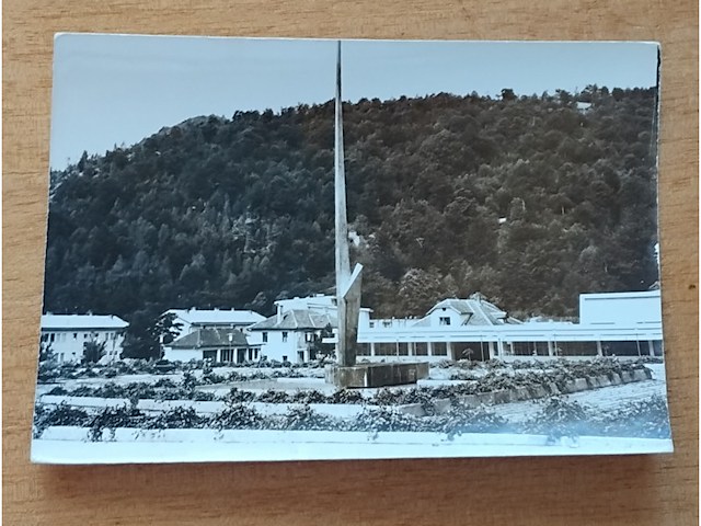 Doboj - Spomenik - Park Narodnih Heroja - Bosna
