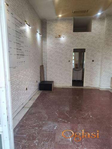 Višenamenski lokal na odličnoj poziciji