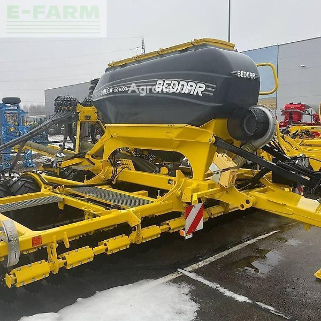 Bednar omega oo 6000 l ručna sejalica