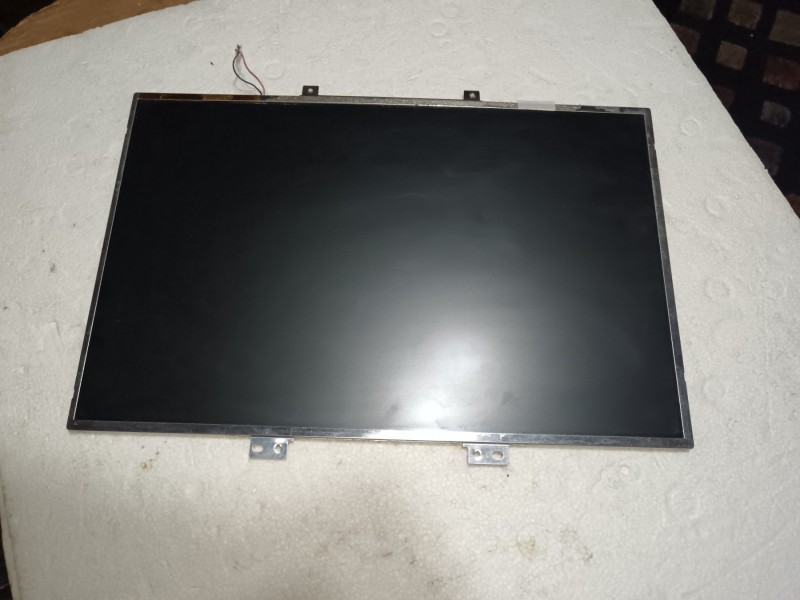 n154z1-lo1 lcd displej 15,4 inca