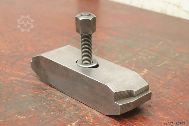 Bezel Dno
unbekannt Spannbreite 268 mm