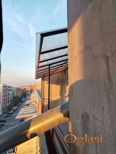 Nadstrešnice od leksana